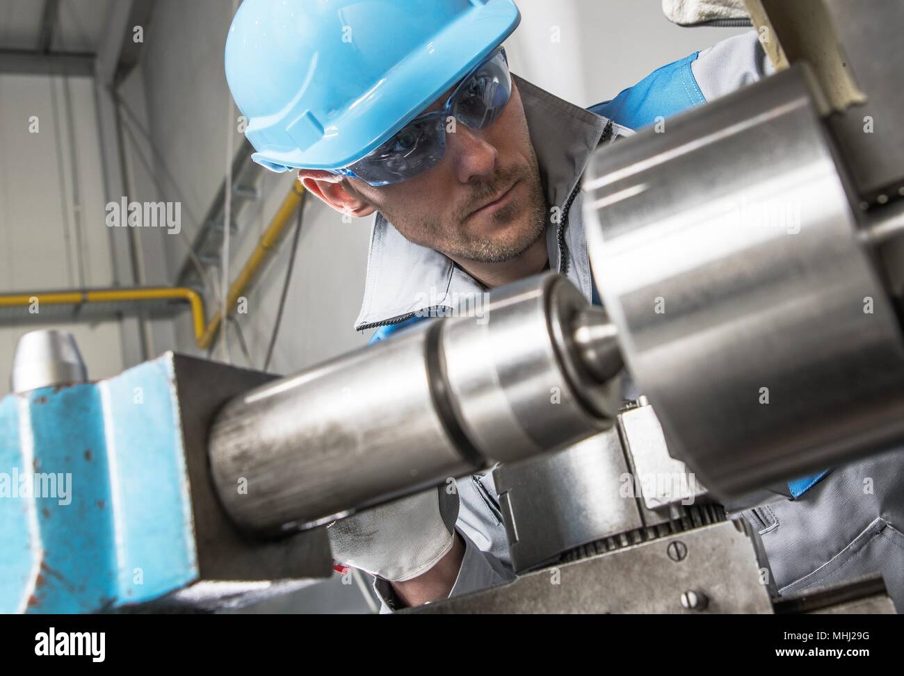 Tornero. Empresa de Servicios Tecnicos. – 4 Estaciones